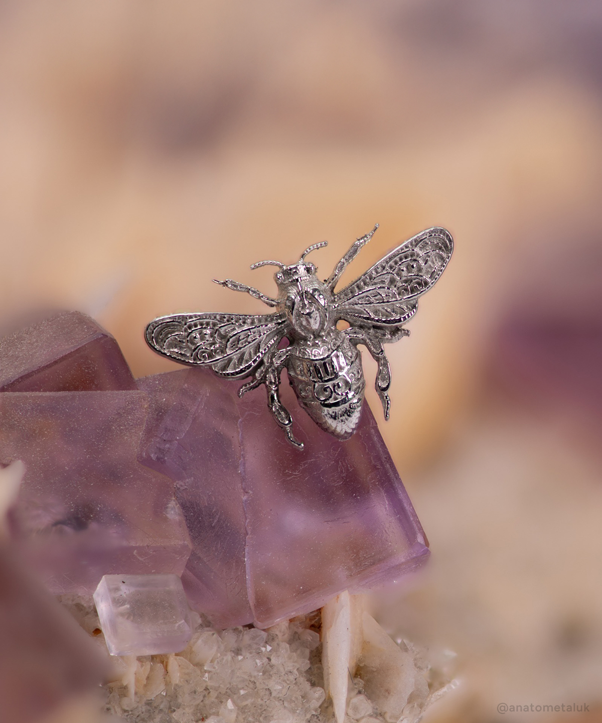 Bee End – Anatometal